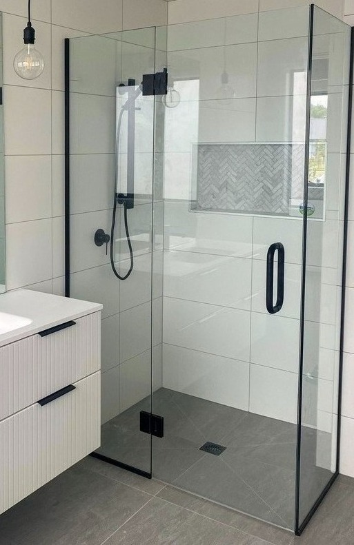 Corner Showers NZ | Frameless Corner Showers | Stake Glass